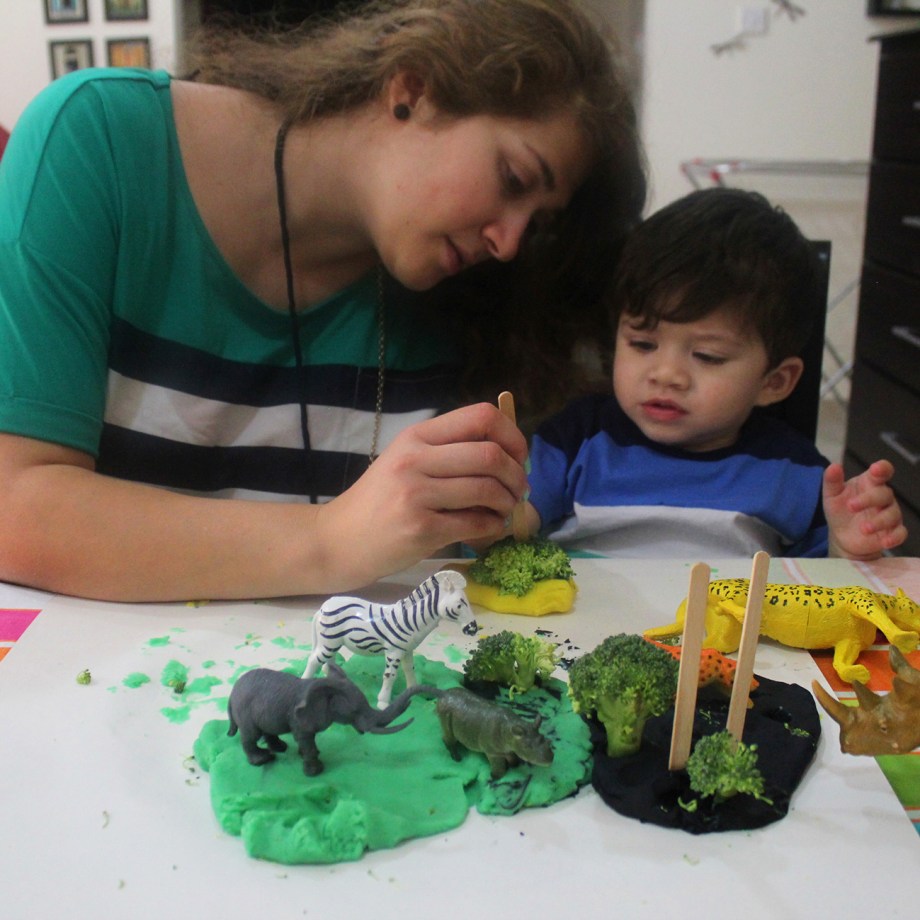 jungle playdough – Introducing the playdough to your toddler for a ...