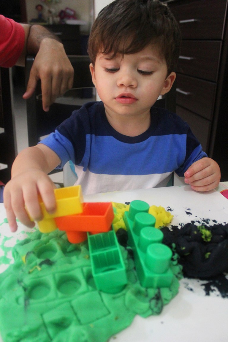 jungle playdough – Introducing the playdough to your toddler for a ...