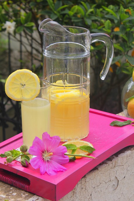 a welcome drink – traditional batrouni lemonade (laymounada batrounye ...