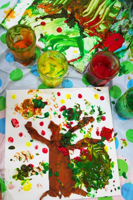 Tree with homemade fingerpaint | marmite et ponpon