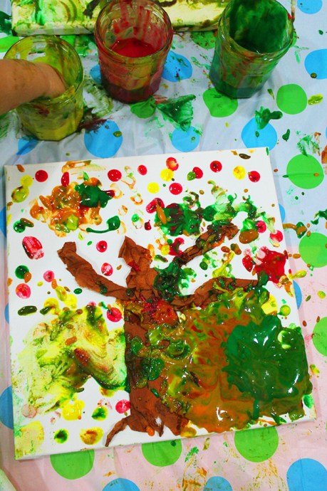 Tree with homemade fingerpaint | marmite et ponpon