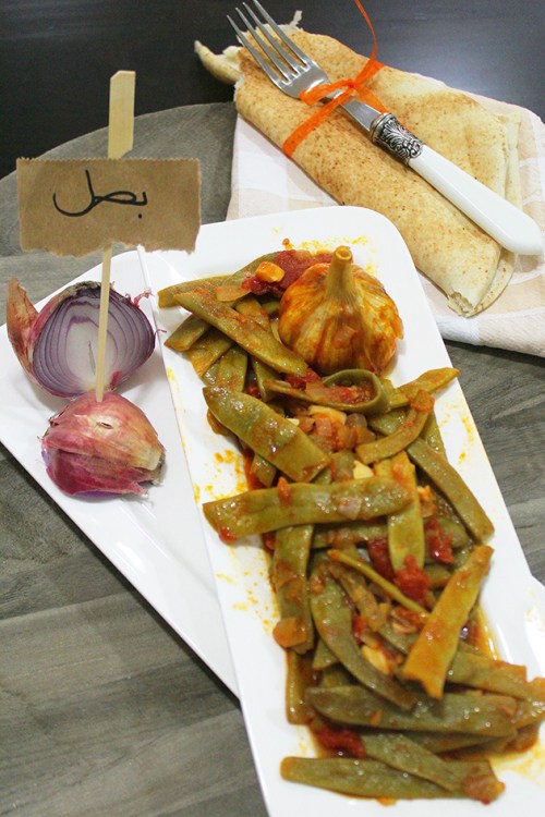 loubyeh bi zeit – vegan flat green beans | marmite et ponpon