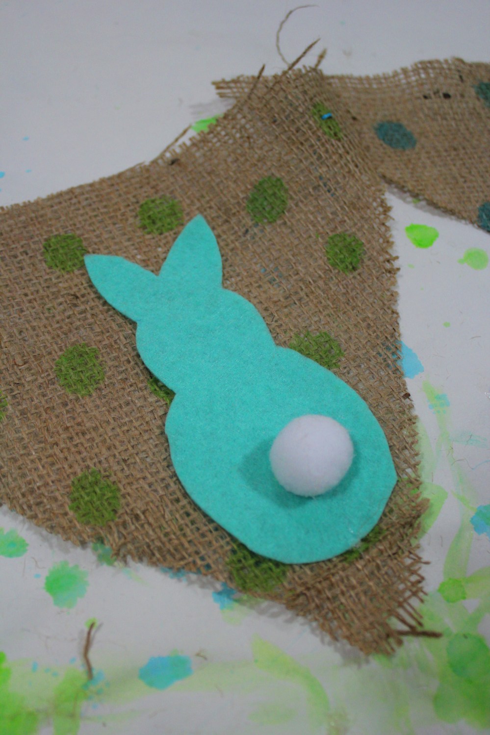 Easter bunny burlap bunting – Crafts for little hands | marmite et ponpon