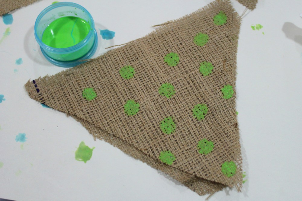 Easter bunny burlap bunting – Crafts for little hands | marmite et ponpon